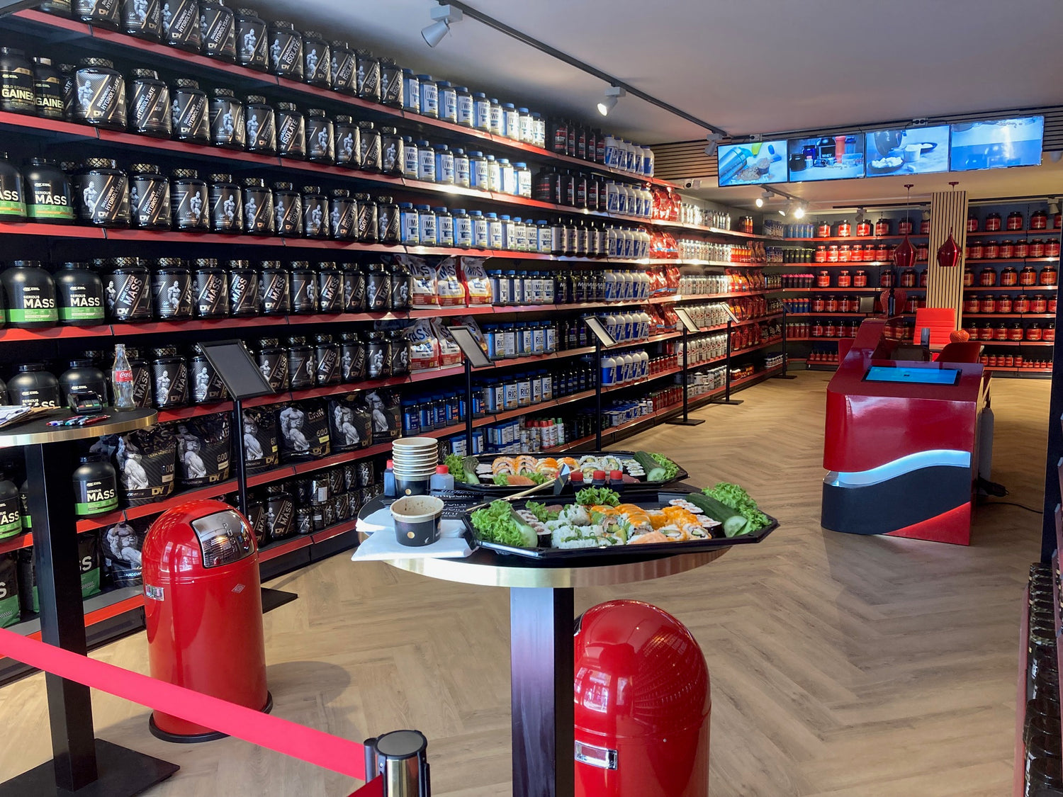 STRBRY The most luxurious fitness store concept of the Netherlands ...